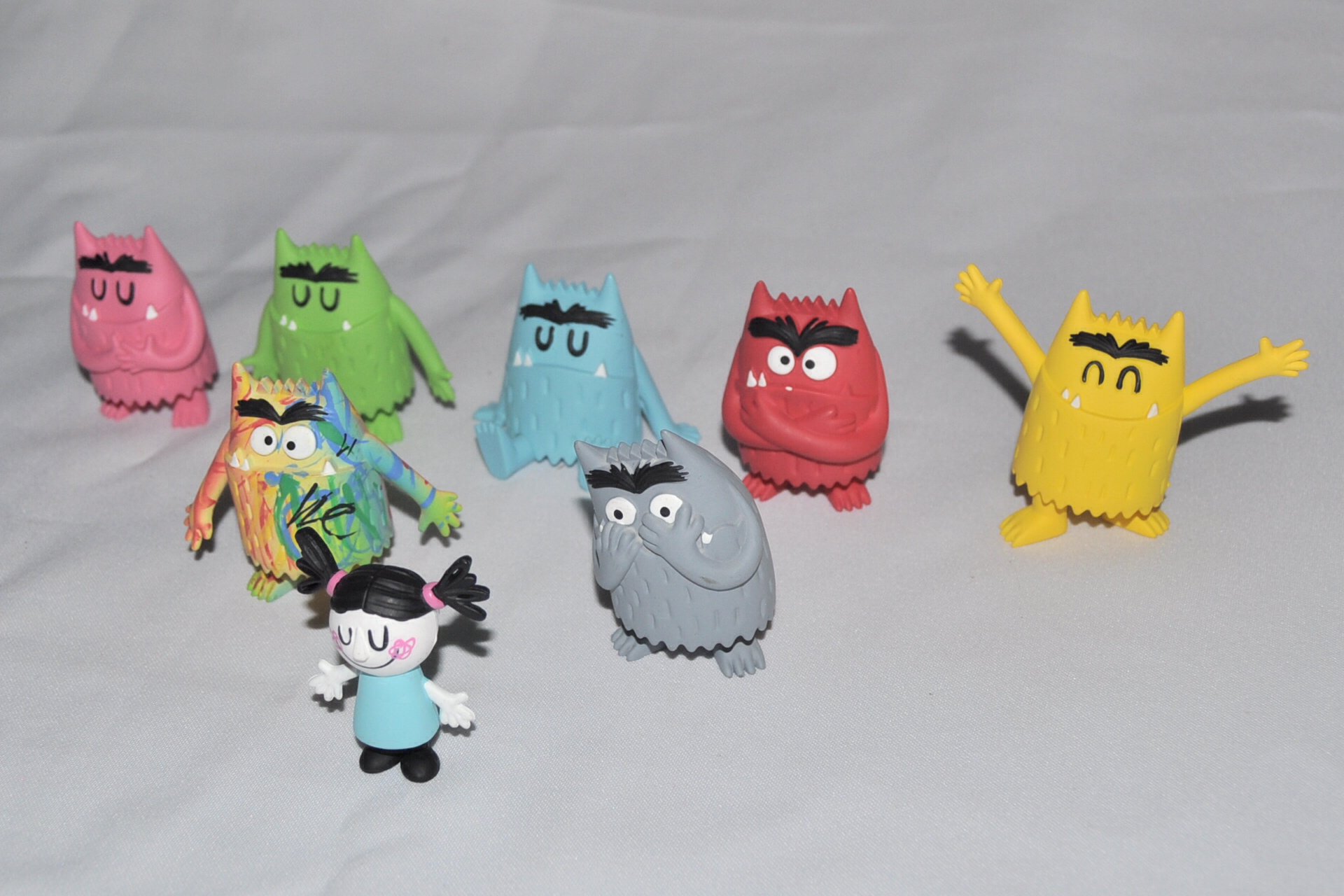 8 figurines la couleur des émotions - mapetitefabriquemontessori